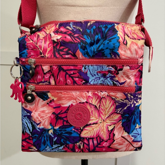 Kipling | Bags | Kipling Crossbody Travel Bag In Rare Htf Coral Floral ...
